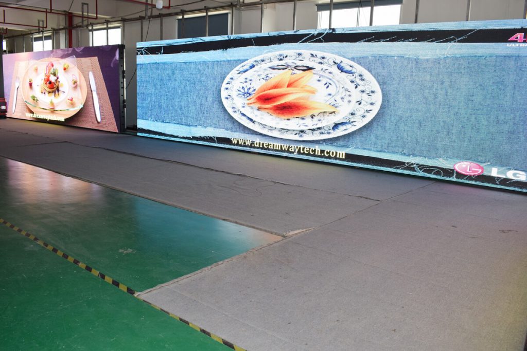 P8 Outdoor LED Screen Advertising Video Wall in Portugal - Dreamway ...